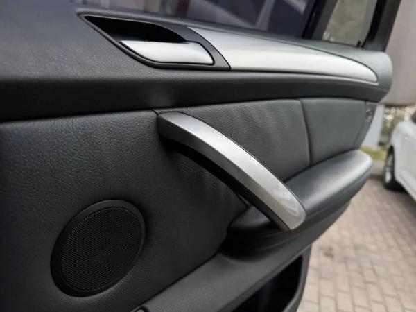 Melns BMW X5 2001 Rīga, ar dzinēja tilpumu 3.00 L un nobraukumu 337 tūkst. km par 2990 €, foto 9 vietnē AUTOMOTO.COM.LV