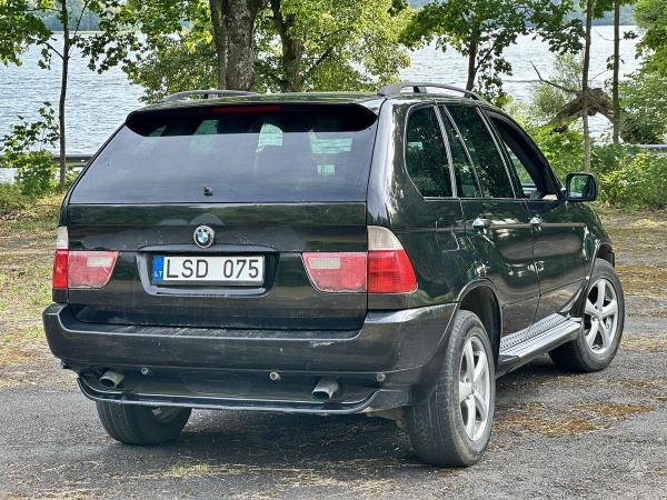 Черный БМВ Х5 2001 в Вильнюс, объемом двигателя 3.00 л и пробегом 400 тыс. км за 1900 €, фото 4 на AUTOMOTO.COM.LV