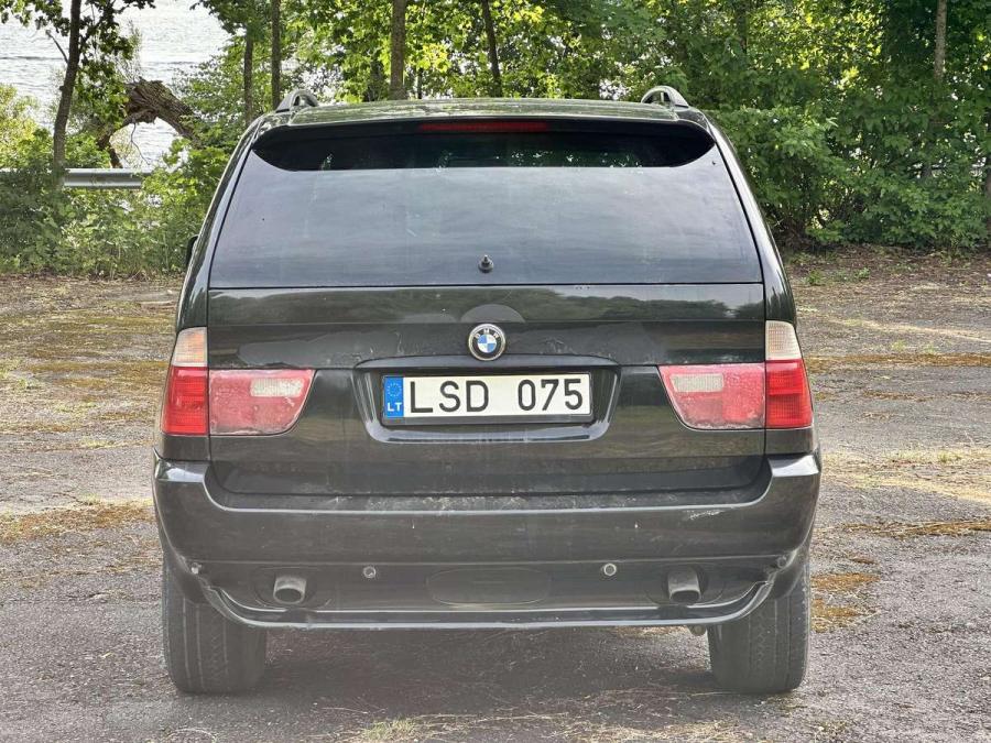 Black BMW X5 2001 in Vilnius, with an engine capacity of 3.00 L and mileage of 400 thousand km for 1900 €, photo 6 on AUTOMOTO.COM.LV