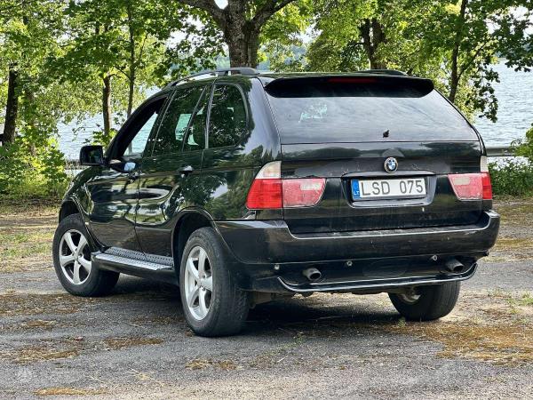 Черный БМВ Х5 2001 в Вильнюс, объемом двигателя 3.00 л и пробегом 400 тыс. км за 1900 €, фото 7 на AUTOMOTO.COM.LV