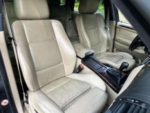 Black BMW X5 2001 in Vilnius, with an engine capacity of 3.00 L and mileage of 400 thousand km for 1900 €, photo 19 on AUTOMOTO.COM.LV