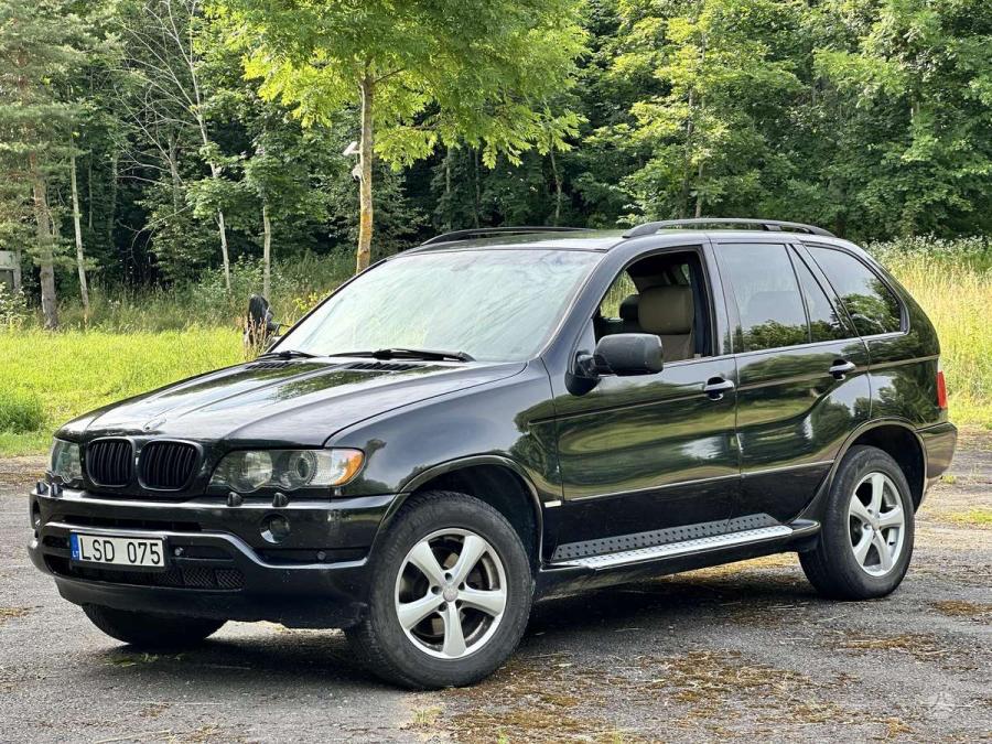 Black BMW X5 2001 in Vilnius, with an engine capacity of 3.00 L and mileage of 400 thousand km for 1799 €, photo 6 on AUTOMOTO.COM.LV