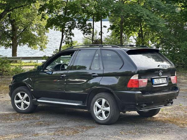 Black BMW X5 2001 in Vilnius, with an engine capacity of 3.00 L and mileage of 400 thousand km for 1799 €, photo 6 on AUTOMOTO.COM.LV
