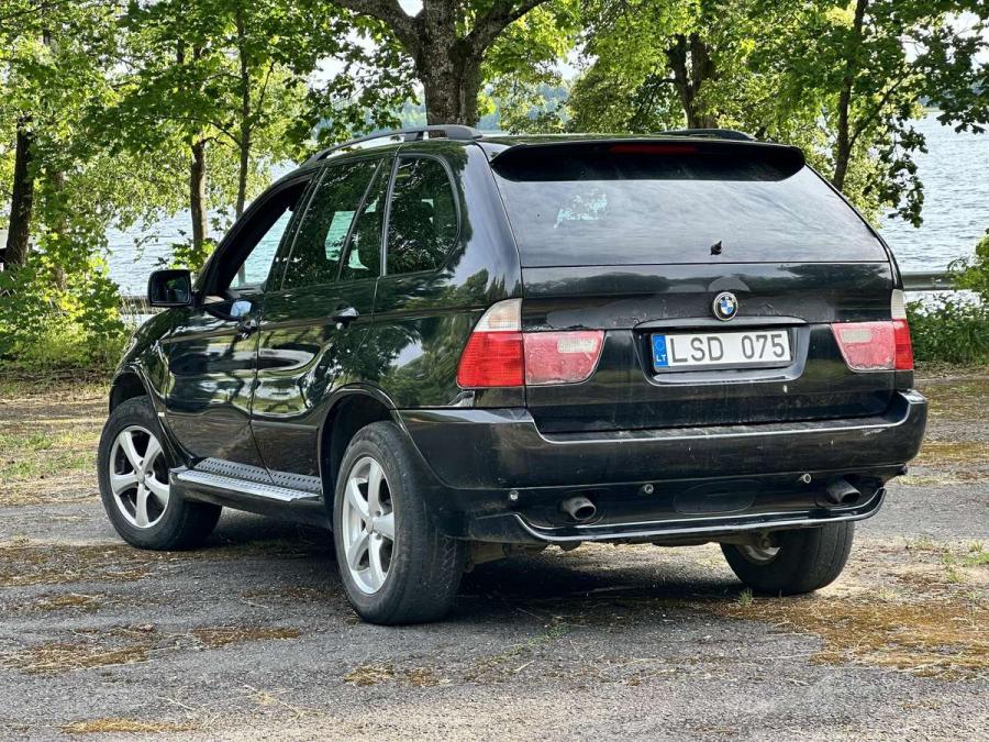 Black BMW X5 2001 in Vilnius, with an engine capacity of 3.00 L and mileage of 400 thousand km for 1799 €, photo 8 on AUTOMOTO.COM.LV