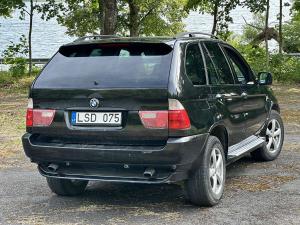 Black BMW X5 2001 in Vilnius, with an engine capacity of 3.00 L and mileage of 400 thousand km for 1799 €, photo 10 on AUTOMOTO.COM.LV