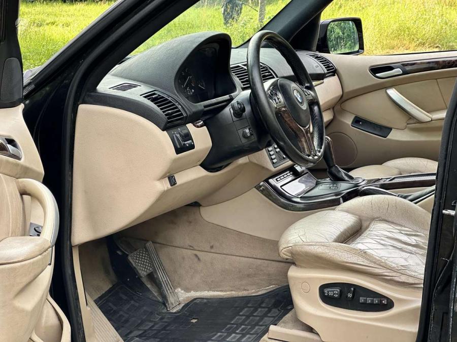 Black BMW X5 2001 in Vilnius, with an engine capacity of 3.00 L and mileage of 400 thousand km for 1799 €, photo 16 on AUTOMOTO.COM.LV