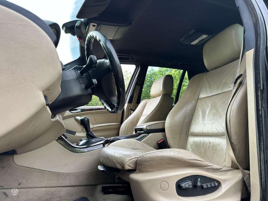 Melns BMW X5 2001 Viļņa, ar dzinēja tilpumu 3.00 L un nobraukumu 400 tūkst. km par 2200 €, foto 16 vietnē AUTOMOTO.COM.LV