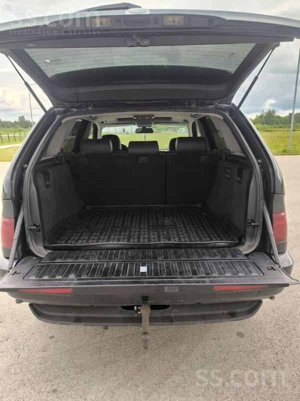 Black BMW X5 2001 in Preili, with an engine capacity of 3.00 L and mileage of 600 thousand km for 3350 €, photo 5 on AUTOMOTO.COM.LV