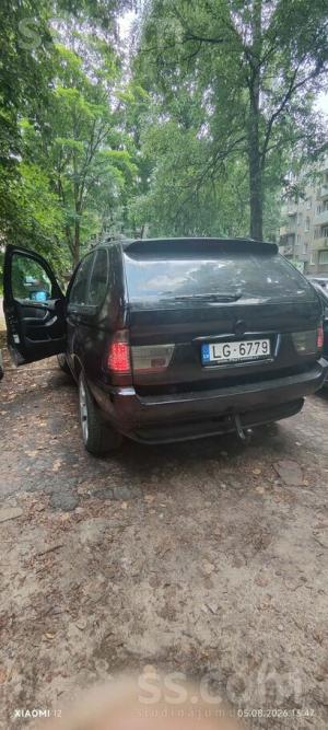 Black BMW X5 2001 in Riga, with an engine capacity of 3.00 L and mileage of 410 thousand km for 2500 €, photo 3 on AUTOMOTO.COM.LV
