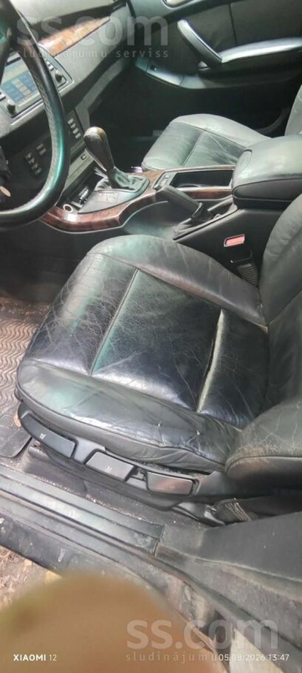 Black BMW X5 2001 in Riga, with an engine capacity of 3.00 L and mileage of 410 thousand km for 2500 €, photo 5 on AUTOMOTO.COM.LV