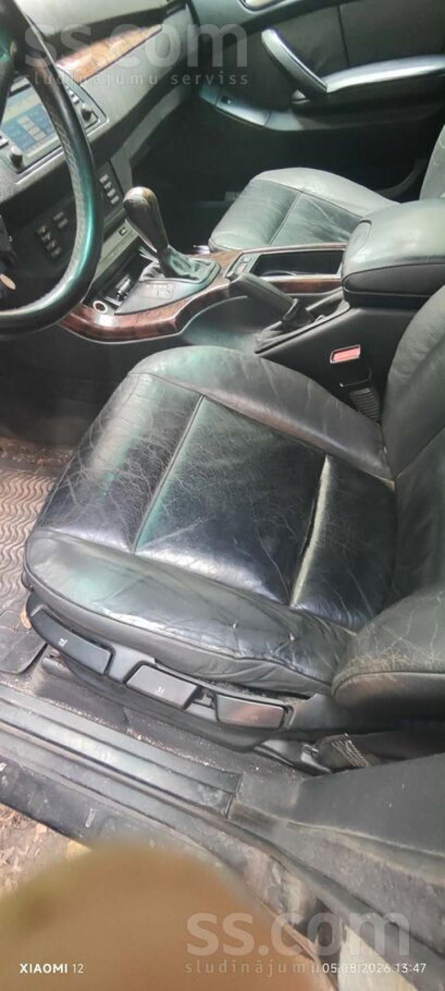 Black BMW X5 2001 in Riga, with an engine capacity of 3.00 L and mileage of 410 thousand km for 2500 €, photo 6 on AUTOMOTO.COM.LV
