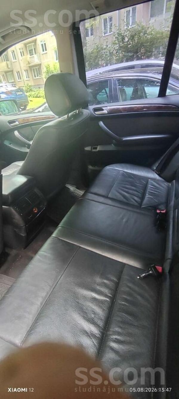 Black BMW X5 2001 in Riga, with an engine capacity of 3.00 L and mileage of 410 thousand km for 2500 €, photo 6 on AUTOMOTO.COM.LV