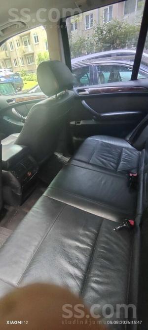 Black BMW X5 2001 in Riga, with an engine capacity of 3.00 L and mileage of 410 thousand km for 2500 €, photo 7 on AUTOMOTO.COM.LV