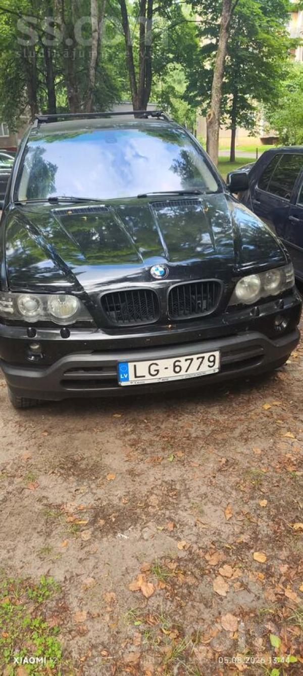 Black BMW X5 2001 in Riga, with an engine capacity of 3.00 L and mileage of 410 thousand km for 2500 €, photo 7 on AUTOMOTO.COM.LV