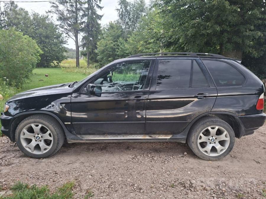 Черный БМВ Х5 2001 в Елгава, объемом двигателя 3.00 л и пробегом 423 тыс. км за 1500 €, фото 3 на AUTOMOTO.COM.LV