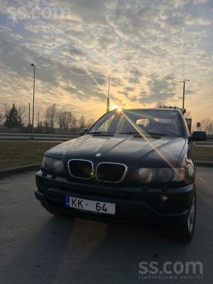 Black BMW X5 2002 in Riga, with an engine capacity of 3.00 L and mileage of 359 thousand km for 3800 €, photo 1 on AUTOMOTO.COM.LV