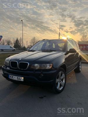 Black BMW X5 2002 in Riga, with an engine capacity of 3.00 L and mileage of 359 thousand km for 3800 €, photo 4 on AUTOMOTO.COM.LV
