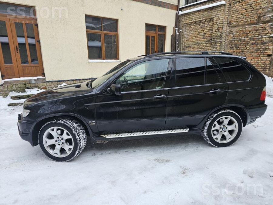 Black BMW X5 2002 in Riga, with an engine capacity of 3.00 L and mileage of 380 thousand km for 2600 €, photo 2 on AUTOMOTO.COM.LV