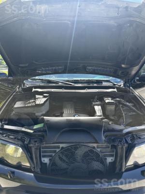 Black BMW X5 2002 in Riga, with an engine capacity of 3.00 L and mileage of 364 thousand km for 5000 €, photo 15 on AUTOMOTO.COM.LV