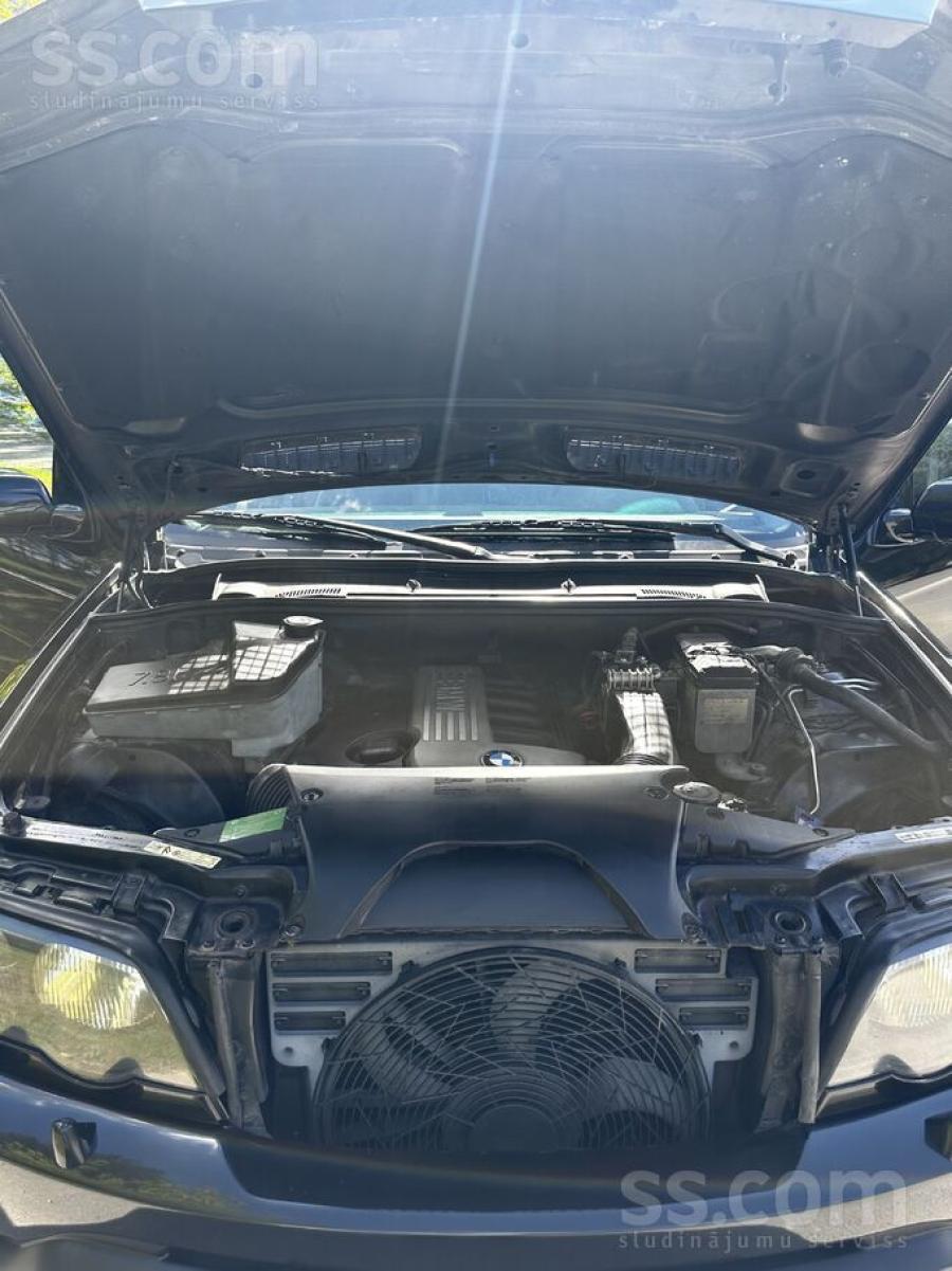 Black BMW X5 2002 in Riga, with an engine capacity of 3.00 L and mileage of 364 thousand km for 5000 €, photo 15 on AUTOMOTO.COM.LV
