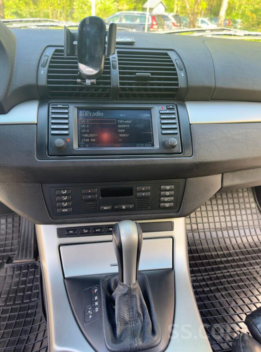 Black BMW X5 2002 in Riga, with an engine capacity of 3.00 L and mileage of 364 thousand km for 5000 €, photo 16 on AUTOMOTO.COM.LV