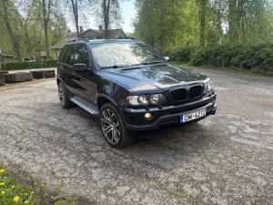 Melns BMW X5 2002 Cēsis, ar dzinēja tilpumu 4.60 L un nobraukumu 246 tūkst. km par 7400 €, foto 1 vietnē AUTOMOTO.COM.LV