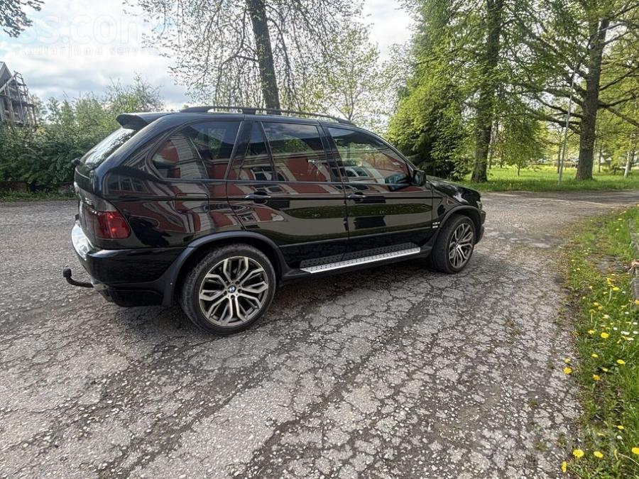 Melns BMW X5 2002 Cēsis, ar dzinēja tilpumu 4.60 L un nobraukumu 246 tūkst. km par 7400 €, foto 5 vietnē AUTOMOTO.COM.LV