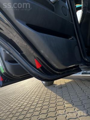 Melns BMW X5 2002 Saldus, ar dzinēja tilpumu 3.00 L un nobraukumu 390 tūkst. km par 3900 €, foto 18 vietnē AUTOMOTO.COM.LV