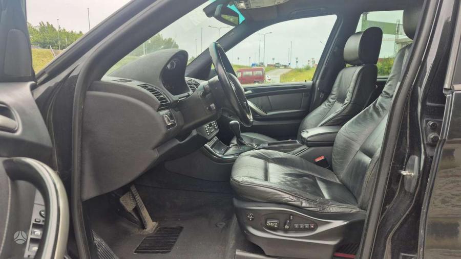 Black BMW X5 2002 in Klaipeda, with an engine capacity of 2.93 L and mileage of 380 thousand km for 2699 €, photo 14 on AUTOMOTO.COM.LV