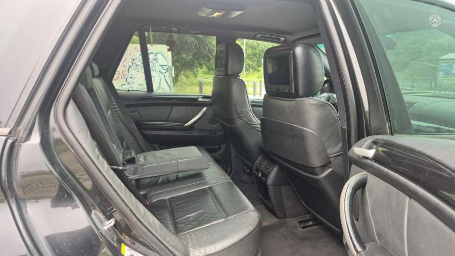 Black BMW X5 2002 in Klaipeda, with an engine capacity of 2.93 L and mileage of 380 thousand km for 2699 €, photo 17 on AUTOMOTO.COM.LV
