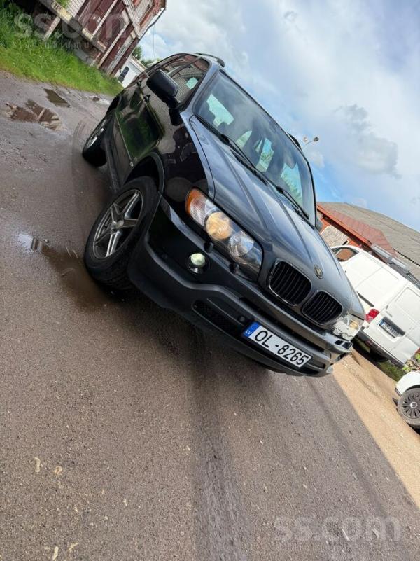 Black BMW X5 2002 in Rezekne, with an engine capacity of 3.00 L and mileage of 370 thousand km for 2450 €, photo 3 on AUTOMOTO.COM.LV