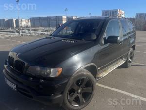 Melns BMW X5 2002 Rīga, ar dzinēja tilpumu 3.00 L un nobraukumu 320 tūkst. km par 3990 €, foto  vietnē AUTOMOTO.COM.LV
