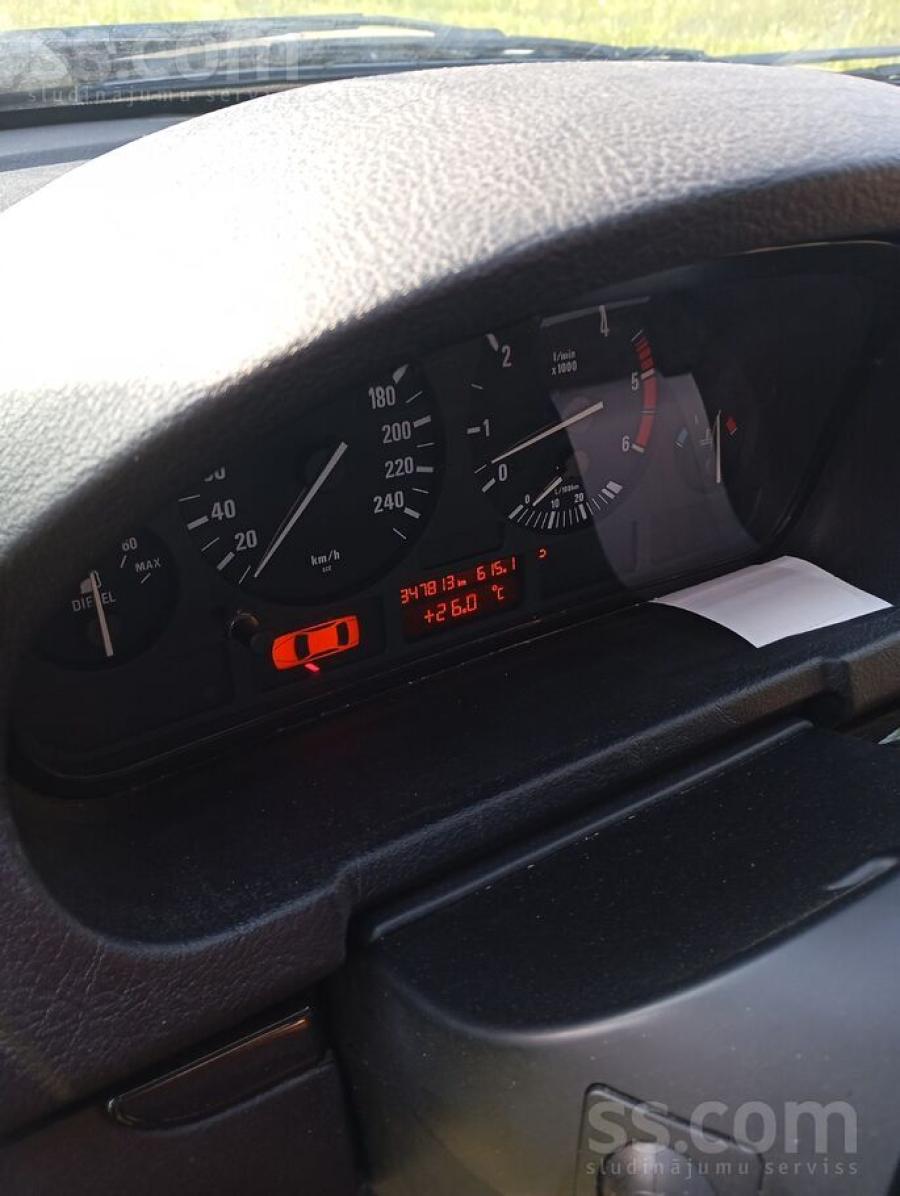 Melns BMW X5 2002 Rēzekne, ar dzinēja tilpumu 3.00 L un nobraukumu 348 tūkst. km par 3100 €, foto 4 vietnē AUTOMOTO.COM.LV