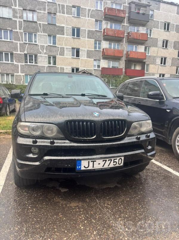 Black BMW X5 2002 in Daugavpils, with an engine capacity of 3.00 L and mileage of 400 thousand km for 4000 €, photo 1 on AUTOMOTO.COM.LV
