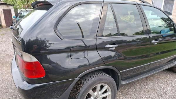 Melns BMW X5 2002 Marijampole, ar dzinēja tilpumu 3.00 L un nobraukumu 405 tūkst. km par 3250 €, foto 5 vietnē AUTOMOTO.COM.LV