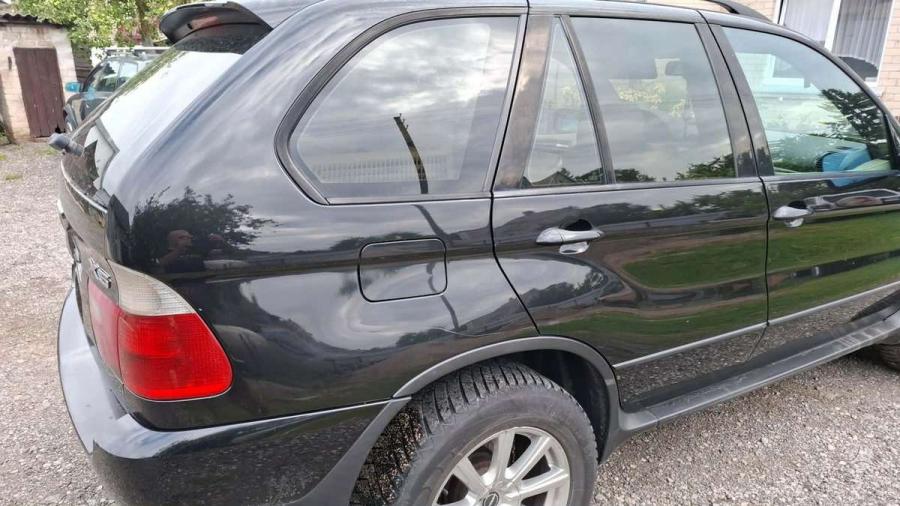 Melns BMW X5 2002 Marijampole, ar dzinēja tilpumu 3.00 L un nobraukumu 405 tūkst. km par 3250 €, foto 5 vietnē AUTOMOTO.COM.LV