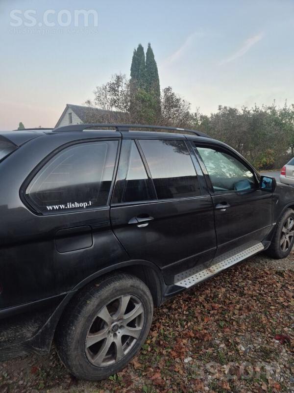 Black BMW X5 2002 in Aizkraukle, with an engine capacity of 3.00 L and mileage of 330 thousand km for 1600 €, photo 4 on AUTOMOTO.COM.LV