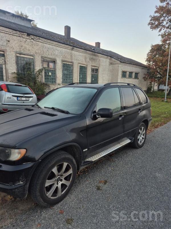 Black BMW X5 2002 in Aizkraukle, with an engine capacity of 3.00 L and mileage of 330 thousand km for 1600 €, photo 6 on AUTOMOTO.COM.LV