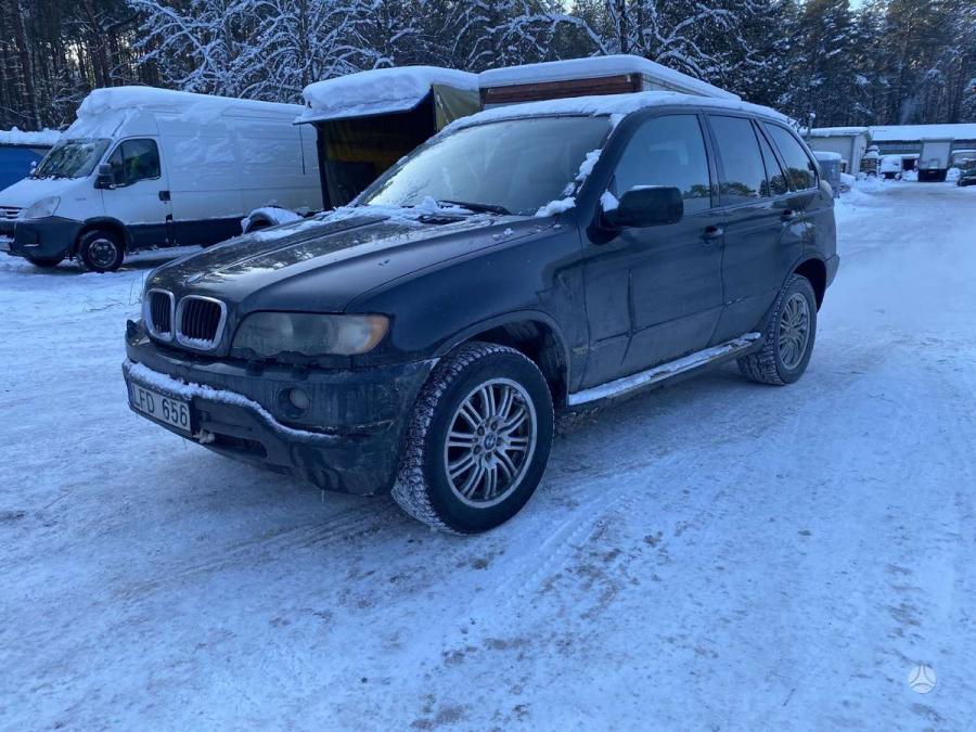 Black BMW X5 2003 in Vilnius, with an engine capacity of 2.93 L and mileage of 413 thousand km for 3000 €, photo 1 on AUTOMOTO.COM.LV