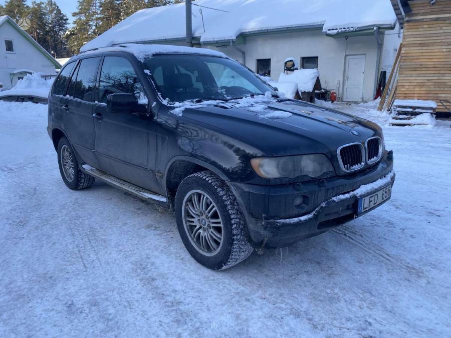 Black BMW X5 2003 in Vilnius, with an engine capacity of 2.93 L and mileage of 413 thousand km for 3000 €, photo 2 on AUTOMOTO.COM.LV