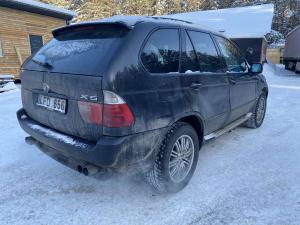 Black BMW X5 2003 in Vilnius, with an engine capacity of 2.93 L and mileage of 413 thousand km for 3000 €, photo 3 on AUTOMOTO.COM.LV