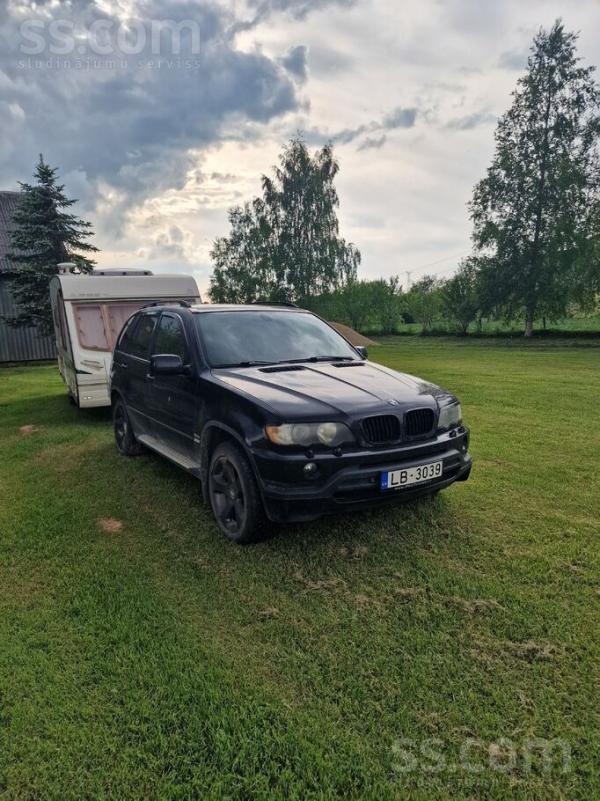 Черный БМВ Х5 2003 в Валмиера, объемом двигателя 3.00 л и пробегом 207 тыс. км за 2400 €, фото 2 на AUTOMOTO.COM.LV