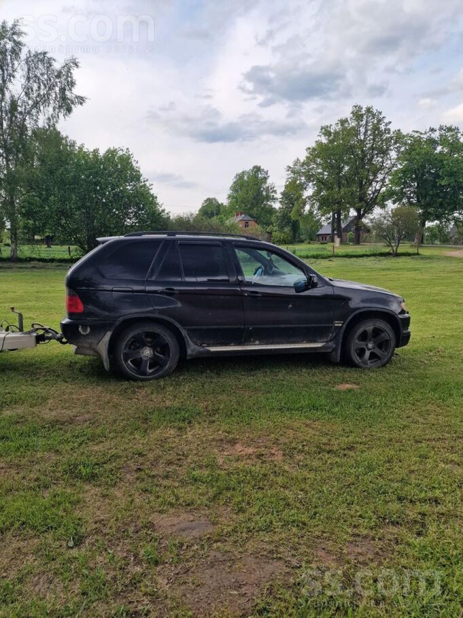Melns BMW X5 2003 Valmiera, ar dzinēja tilpumu 3.00 L un nobraukumu 207 tūkst. km par 2400 €, foto 4 vietnē AUTOMOTO.COM.LV