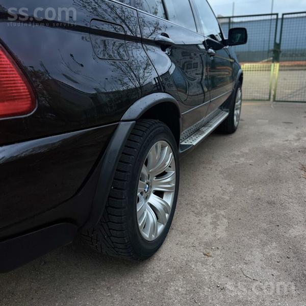 Black BMW X5 2003 in Jelgava, with an engine capacity of 3.00 L and mileage of 338 thousand km for 4500 €, photo 4 on AUTOMOTO.COM.LV