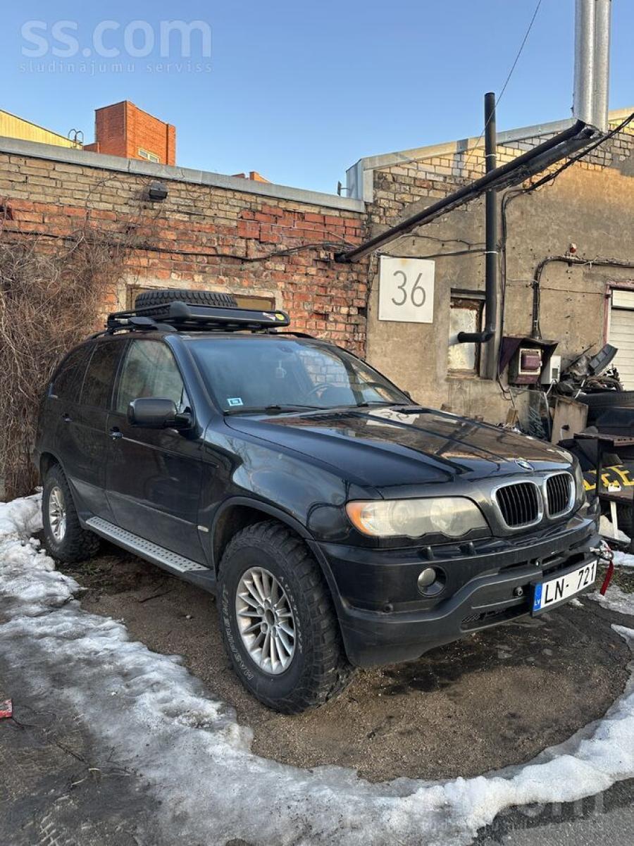 Black BMW X5 2003 in Riga, with an engine capacity of 3.00 L and mileage of 434 thousand km for 3700 €, photo 1 on AUTOMOTO.COM.LV