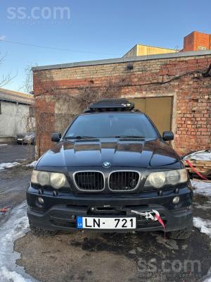 Black BMW X5 2003 in Riga, with an engine capacity of 3.00 L and mileage of 434 thousand km for 3700 €, photo 4 on AUTOMOTO.COM.LV
