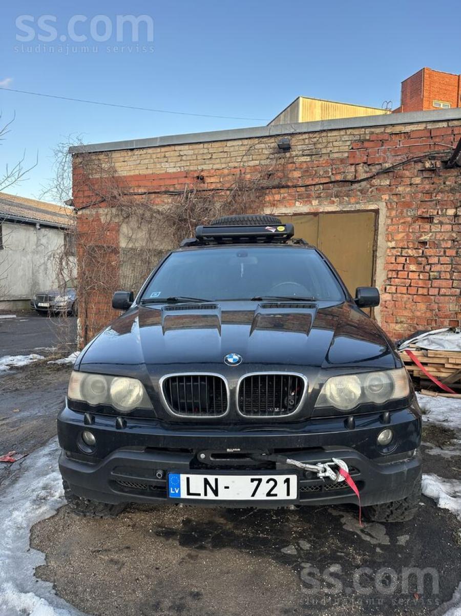 Black BMW X5 2003 in Riga, with an engine capacity of 3.00 L and mileage of 434 thousand km for 3700 €, photo 4 on AUTOMOTO.COM.LV