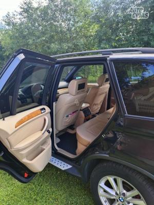 Black BMW X5 2003 in Kaunas, with an engine capacity of 3.00 L and mileage of 338 thousand km for 3700 €, photo 7 on AUTOMOTO.COM.LV