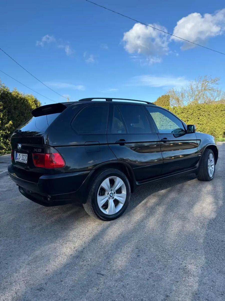Black BMW X5 2003 in Riga, with an engine capacity of 3.00 L and mileage of 360 thousand km for 3100 €, photo 4 on AUTOMOTO.COM.LV