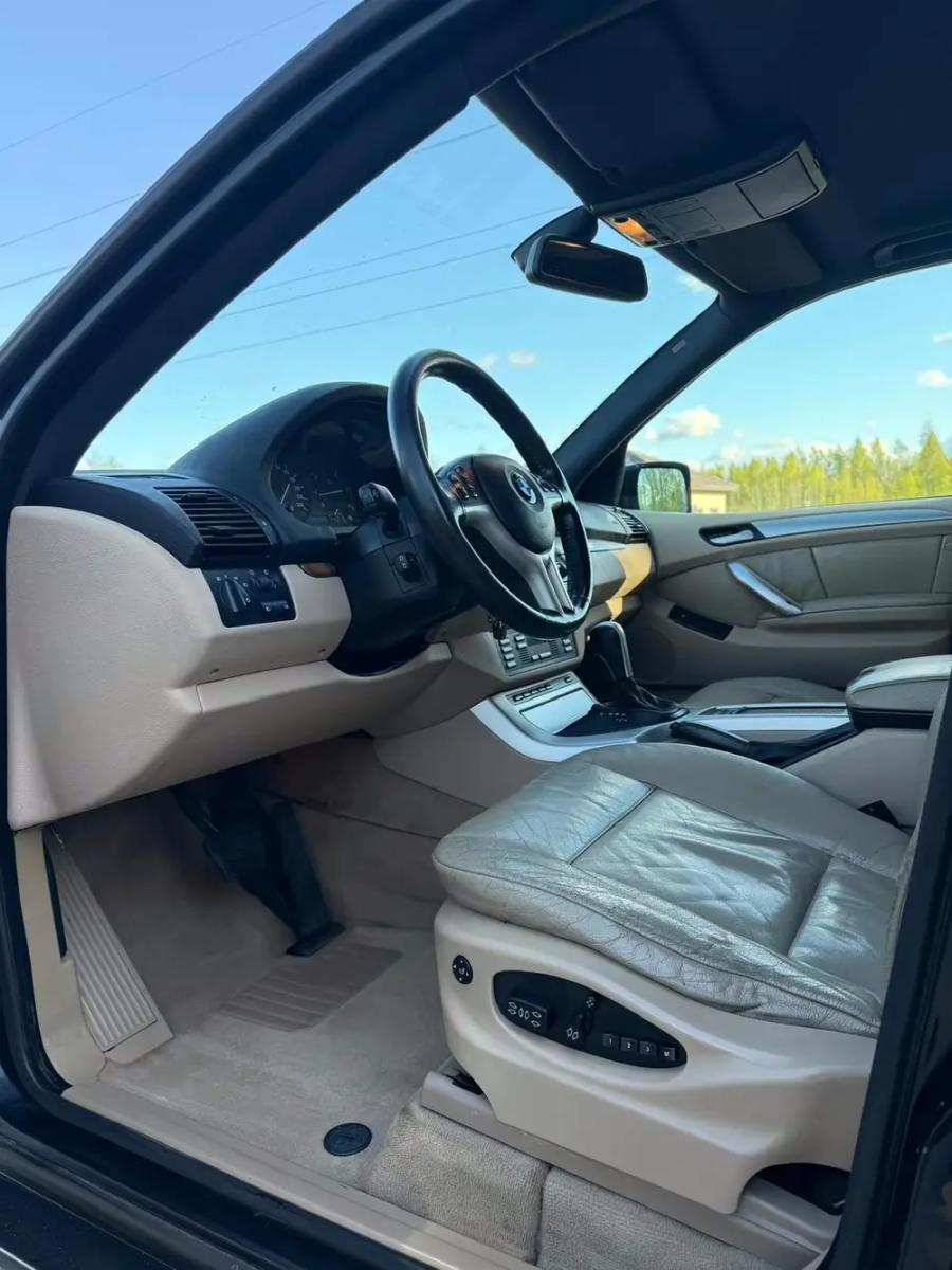 Black BMW X5 2003 in Riga, with an engine capacity of 3.00 L and mileage of 360 thousand km for 3100 €, photo 8 on AUTOMOTO.COM.LV
